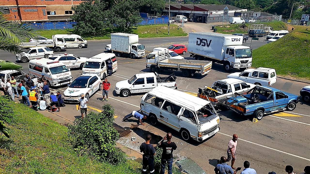 16 injured in Pinetown Taxi Crash - South Africa Today Media