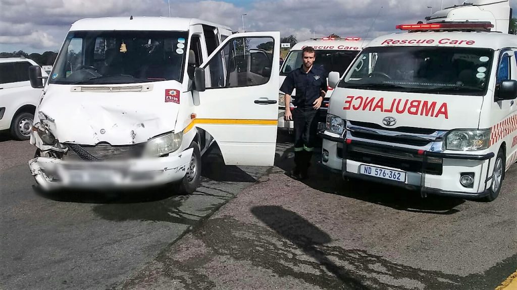 Multiple injured in Pinetown Taxi crash - South Africa Today Media