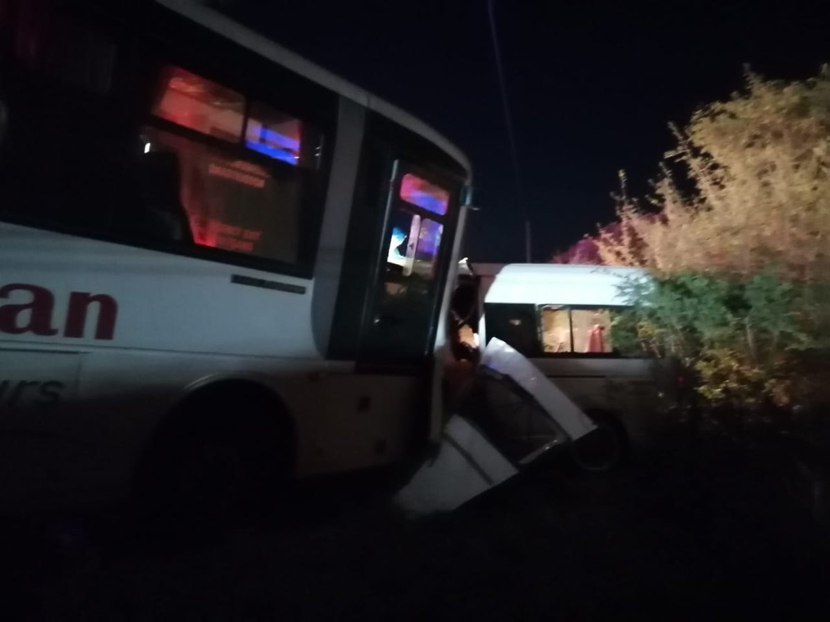 24 People killed in a horrific head-on bus and minibus crash along the ...