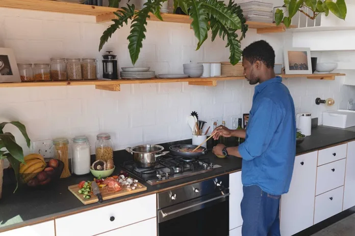 IS YOUR KITCHEN SAFE? COMMON FOOD HYGIENE MISTAKES THAT LEAD TO ILLNESS ...